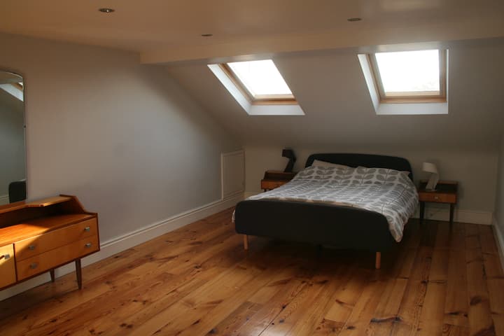 Bright And Spacious Loft In Old Trafford - Manchester