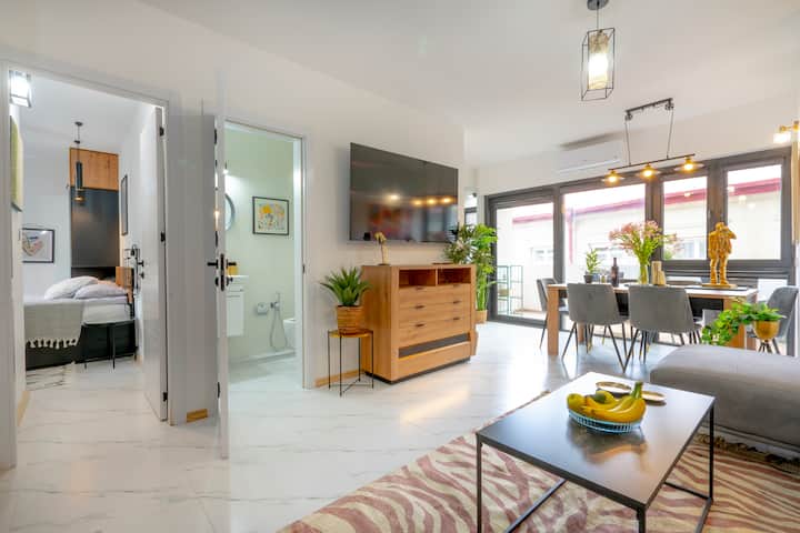 3 Br Modern Gem / Sololaki - Tbilisi