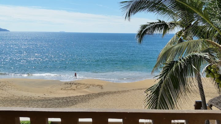 Perfect 3 Br Beachfront Condo On L2 - Manzanillo