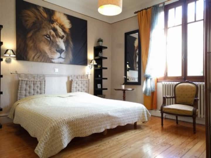 Centre-ville ; Garage ; Thermes ; Bauges ; Lac - Aix-les-Bains