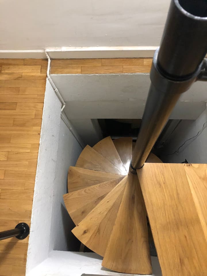 Apartamento Abuhardillado En El Centro De León - León, Espagne