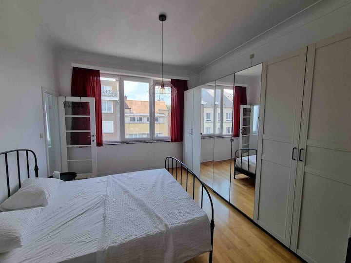 Charming '40s Style Apartment - Etterbeek