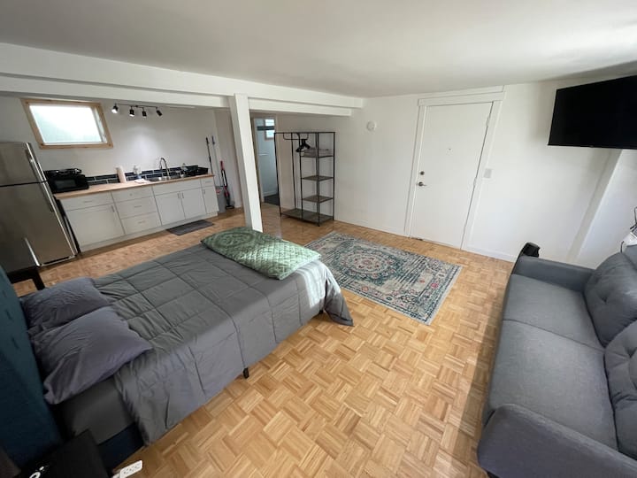 Private One Bedroom Studio - Olympia, WA