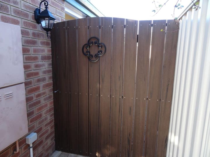 Private, Spacious 1 Bed Flat - Perth