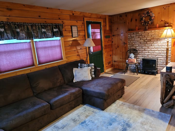 Schroon Lake Cozy Cabin For An Adirondack Retreat - Adirondack Mountains