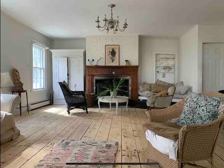 Soulful Vintage Farmhouse - New Paltz, NY