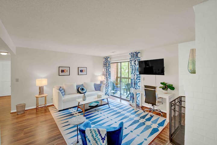 Enjoy The Cavalier Life And Wineries! - Charlottesville, VA