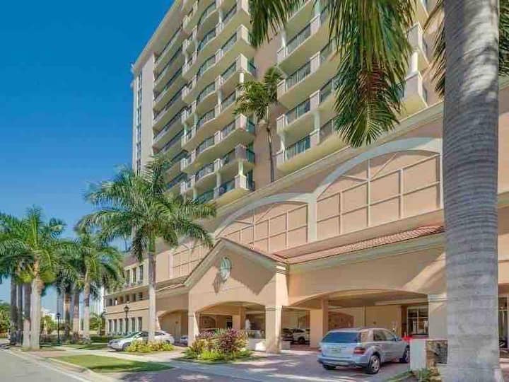 Apt 3/2 Deluxe D07  1/2 Block On The Beachstr01200 - Sunny Isles Beach, FL