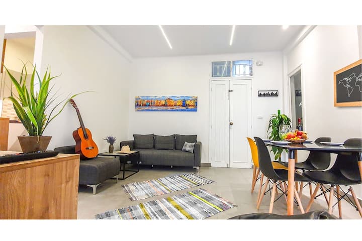 Cozy Apartment In The Heart Of Mar Mikhael - Lebanon