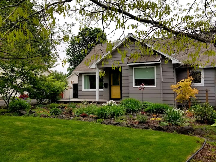 Cheerful Three-bedroom Near Park & Downtown - Moscow, ID