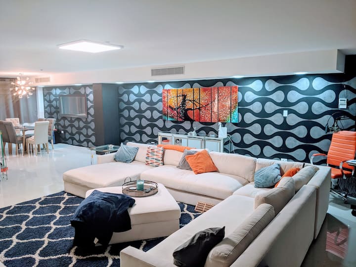 ★Luxury Beachfront Oasis ~ Ocean Views ~ ♛King Bed - San Juan