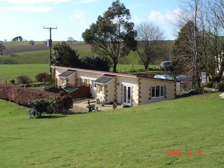 Cosy Ammonite Cottage - Bridport