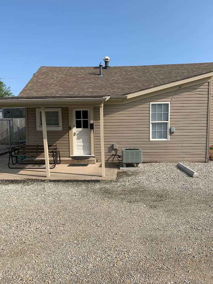 Main Street Hideaway Close To Airport Dayton /Troy - Laura, OH