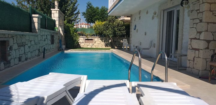 Alaçatı Kiralık Villa - Çeşme