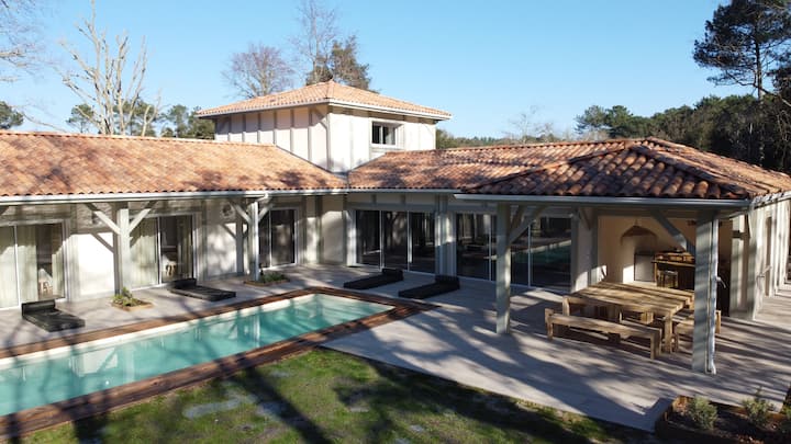 Villa Standing 5 éToiles
Plage Foret Et Golf
15 P - Moliets-et-Maa