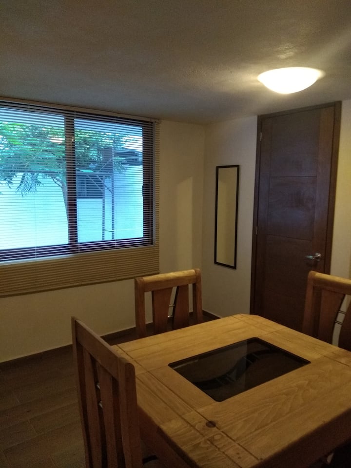 Cómodo Departamento, Excelente Ubicación - Santiago de Querétaro