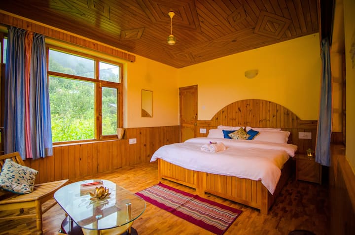 Deluxe Room With Mountain View @ Lagom Stay - Manali