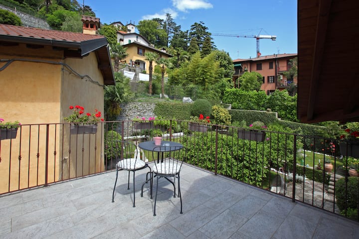 Villa Giuliana - Attic Apartment - Menaggio