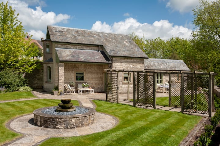 Garden Cottage With Private Garden - Saltford