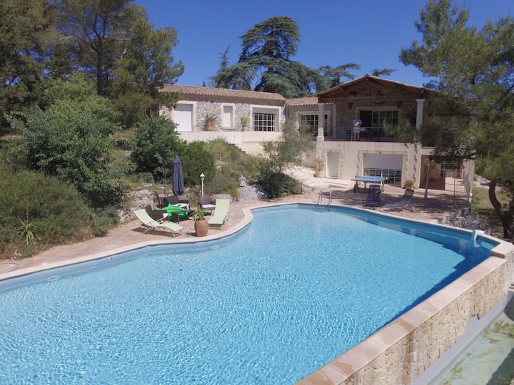 Maison En Pierre 320m2  Sur  Propriété De 6 Hect - Saint-Jean-de-Védas