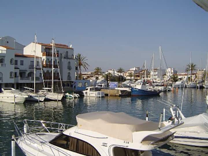 Très Joli Appartement Vue Sur Canal  Fluvial - Ampuriabrava