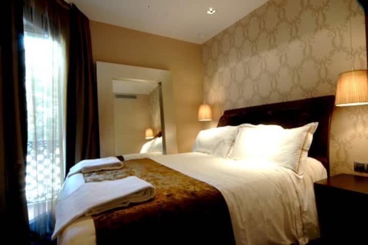 Cozy Double Ensuite Room - Barcelona