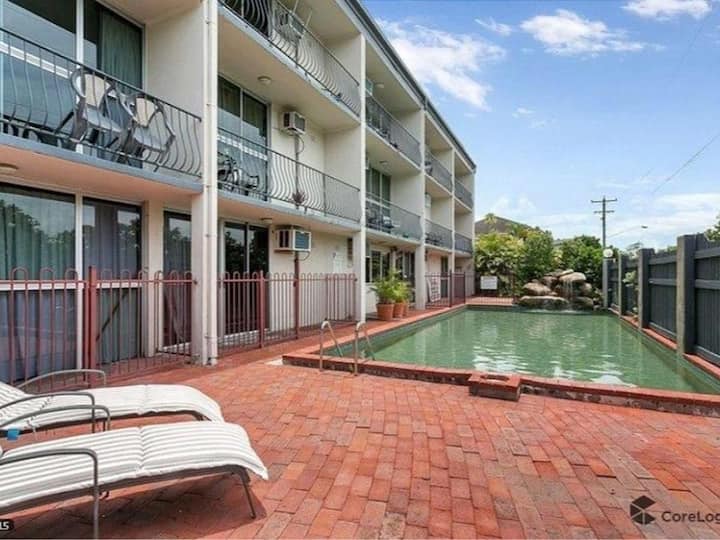 Tropical Apartment-free Unlimited Internet. - Cairns