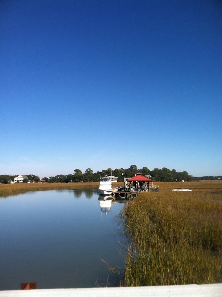 Pelican's Perch W/ Waterfront View - Tybee Island, GA