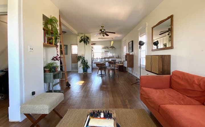 Peaceful 2br Overlooking Bay In Rockaway Beach - Rockaway Beach