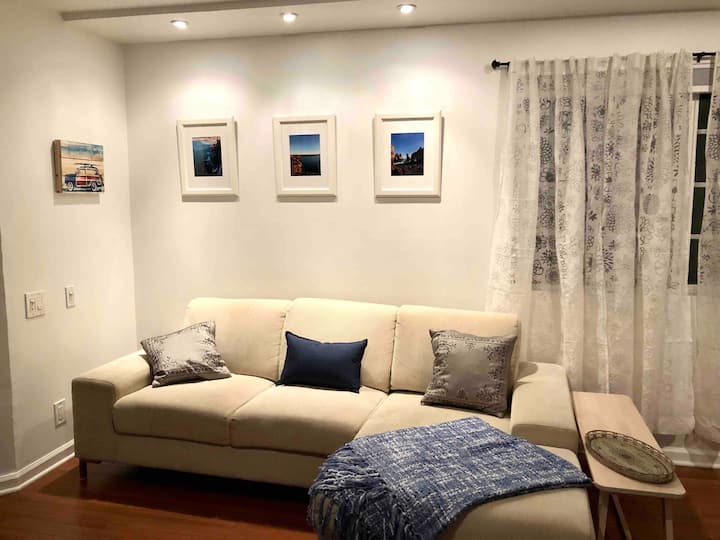 Lovely And Elegant Studio Close To Everything! - Los Angeles, CA