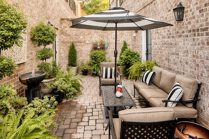 Garden Apartment Near Forsyth Park With Courtyard - Savannah, GA