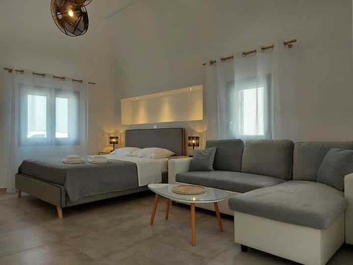 White Shadows 3 Spacious Studio For 2–3|karterados - Santorini