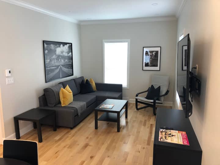High End And Comfortable - Cornwall, ON, Canada