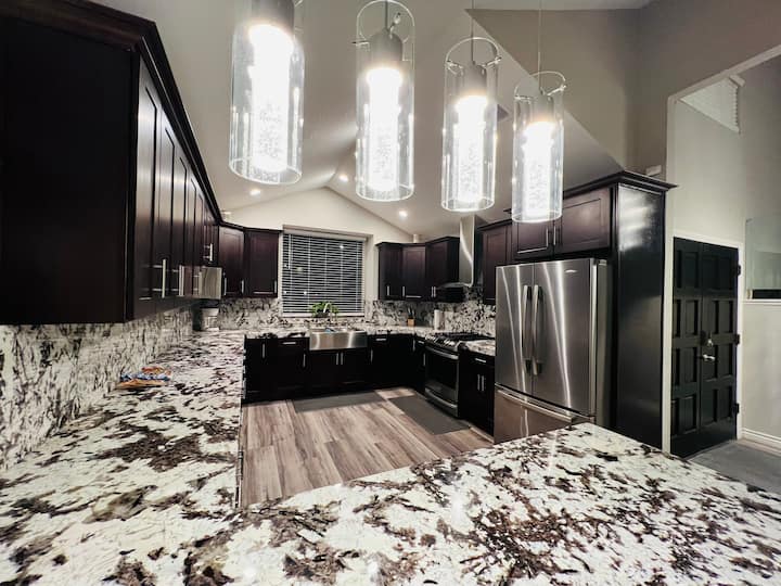 Modern Cozy Home - Las Vegas Motor Speedway