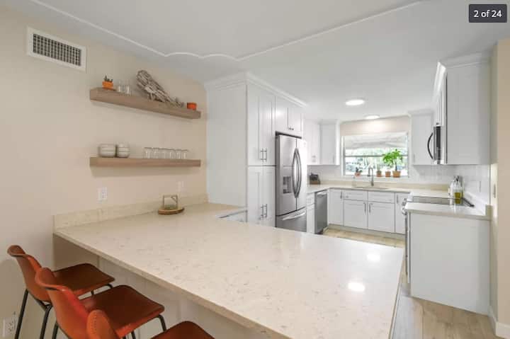 Sunshine Beach House - Jupiter, FL