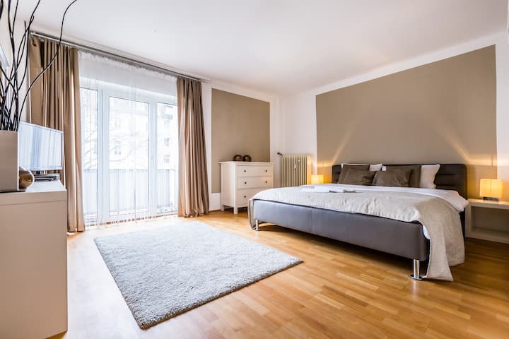 Apartment Center Barbarossaplatz - Cologne