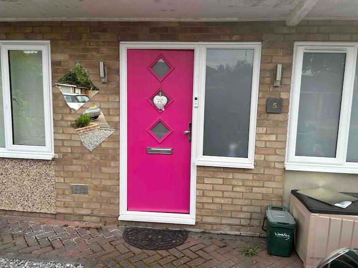 Friendly Home, Separate Studio /En-suite Shower - Farnham