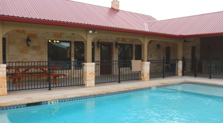 La Cascada With Pool Near Frio River - コンカン, TX