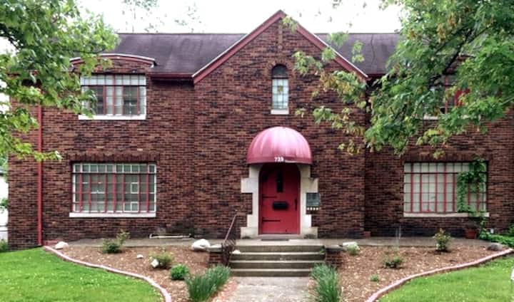 Notre Dame Getaway (5mi. To Nd) + Breakfast If Ask - Mishawaka, IN