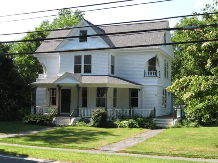 Historic Victorian In East Dennis - Dennis, MA
