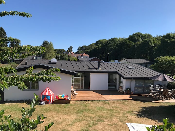 Attraktiv Familiebolig Nær Skov, Vand Og Centrum - Århus