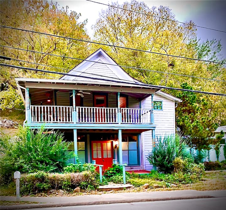 #1 Venue, On Hgtv! 4800sq’ Sleeps 16, Dtown Eureka - Eureka Springs, AR