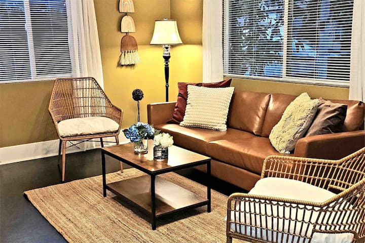 Charming House Quiet Neighborhood 2bed/1b Kingbed! - Monrovia