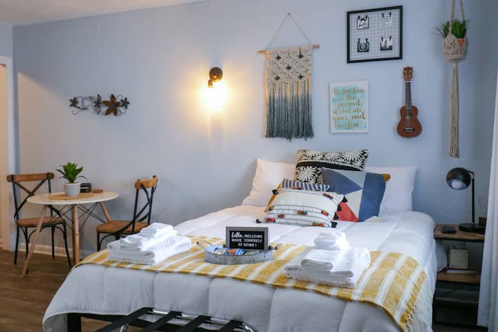 Nashville Dream Condo ~ Melrose ~2 Miles Downtown! - ナッシュビル, TN