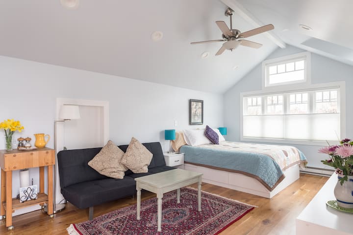 Downtown Studio Cottage - University of Colorado Boulder,Boulder