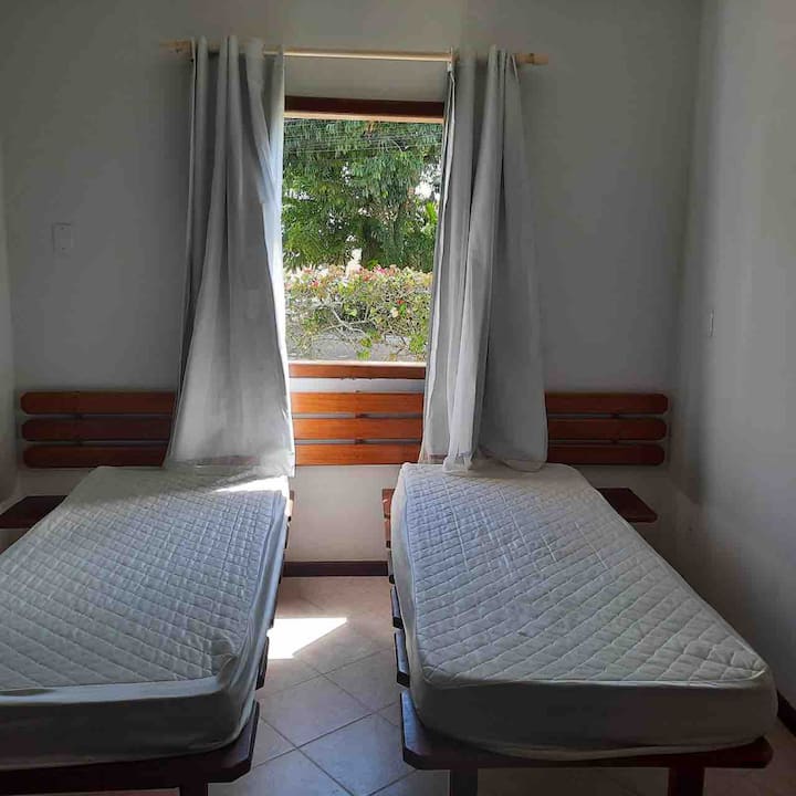 Apartamento Amplo, Cerca De 400 Metros Da Praia - Porto Seguro