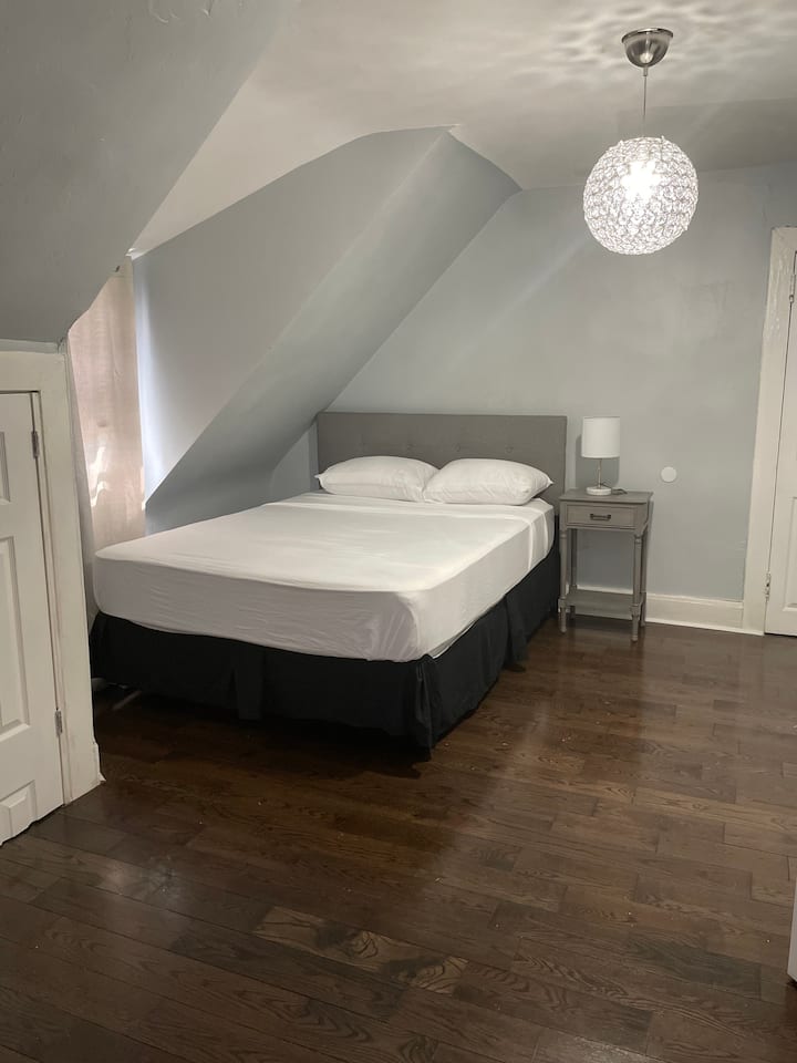 Home Sweet Home
9 Min From Newark Airport - New York