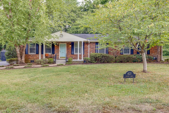 Figuers Bungalow: 2 Bd ,1 Bath, Central Location - Franklin, TN