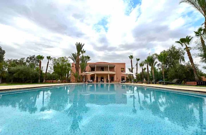Villa Riad With Beautifull Garden And Private Pool - Marakeş