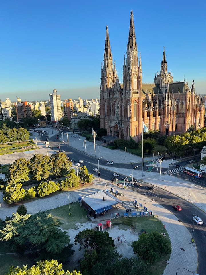 Departamento En Plaza Moreno - 